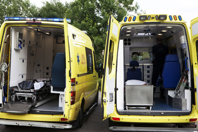 Ambulances et l'équipe - AMG Ambulance à Bruxelles. Transport sanitaire ...